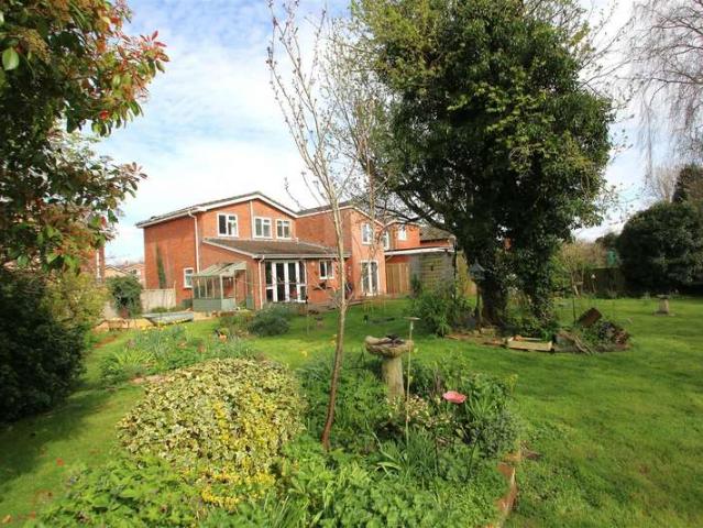 4 Bedroom Detached House