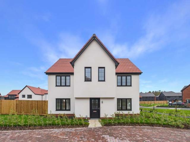 4 Bedroom Detached House