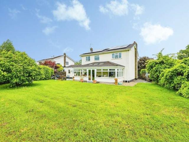 4 Bedroom Detached House