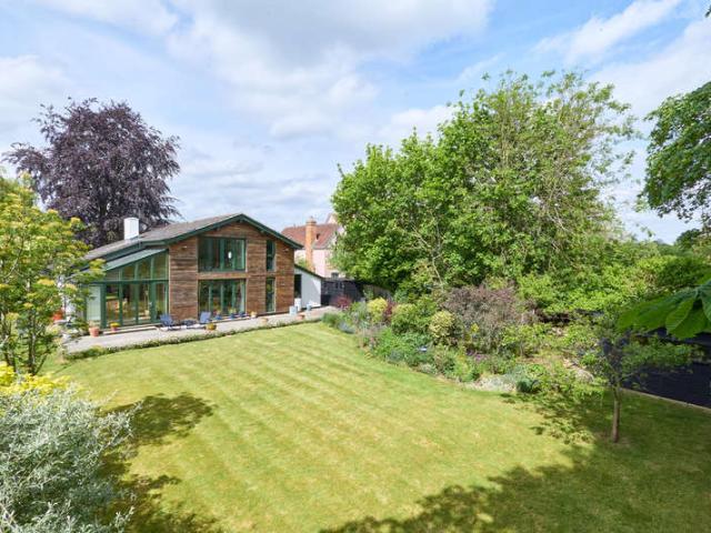4 Bedroom Detached House