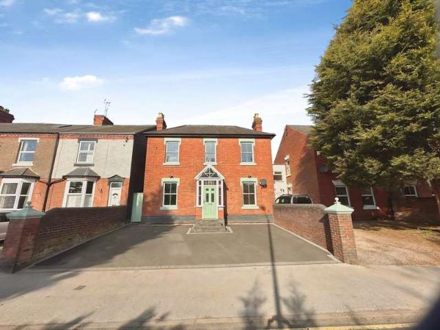 4 Bedroom Detached House