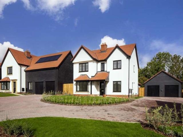 4 Bedroom Detached House