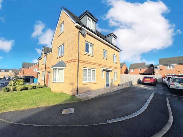 4 Bedroom Detached House