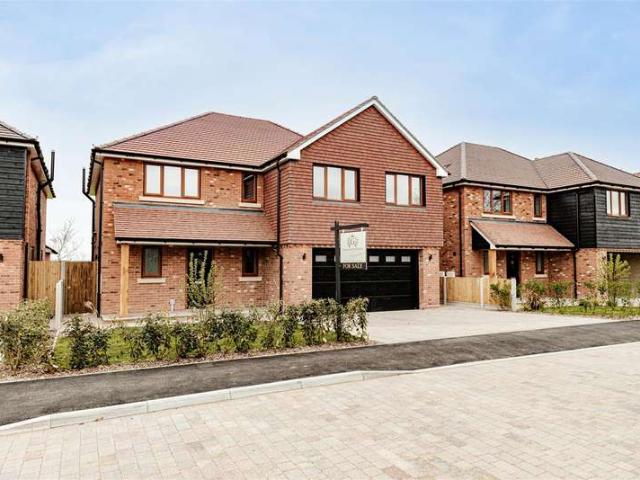 4 Bedroom Detached House