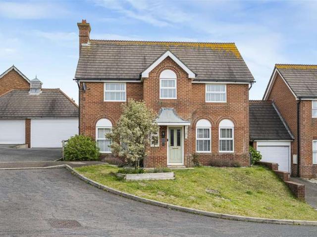 4 Bedroom Detached House
