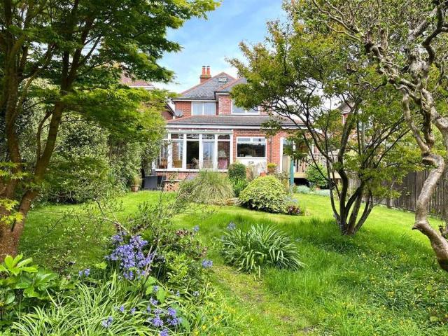 4 Bedroom Detached House