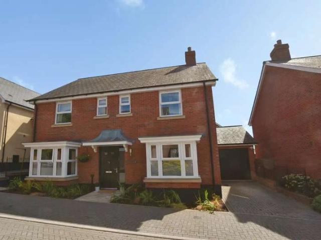 4 Bedroom Detached House