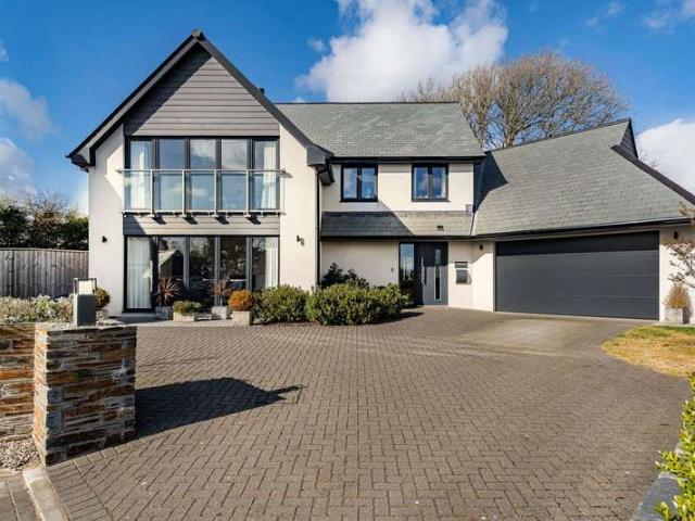 4 Bedroom Detached House