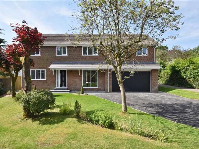 4 Bedroom Detached House