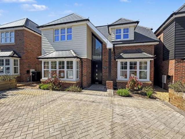 4 Bedroom Detached House