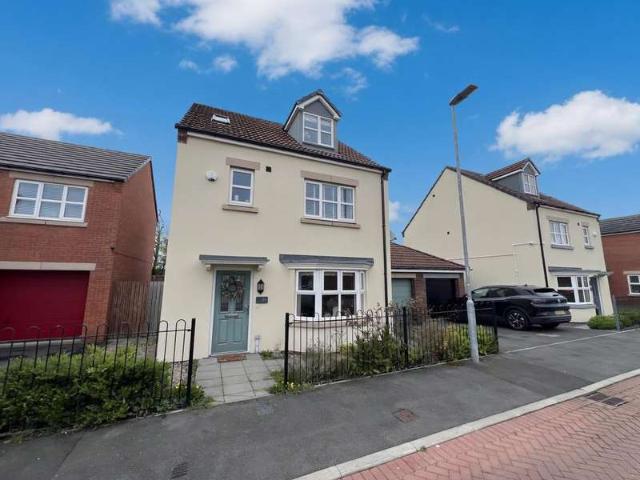 4 Bedroom Detached House