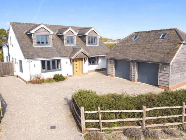 4 Bedroom Detached House