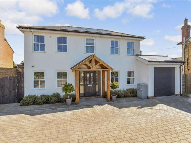 4 Bedroom Detached House