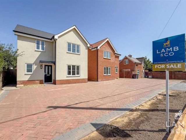 4 Bedroom Detached House