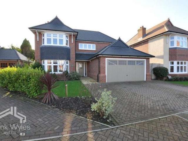 4 Bedroom Detached House