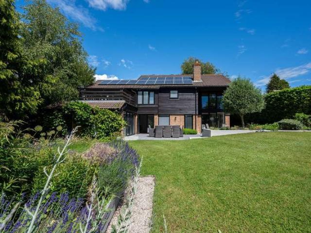 4 Bedroom Detached House
