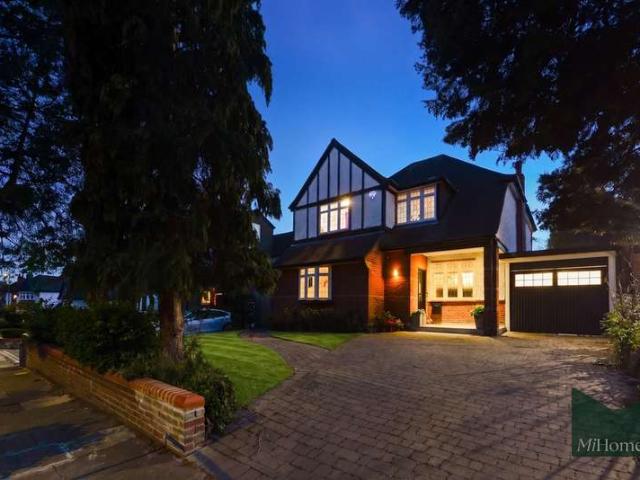 4 Bedroom Detached House