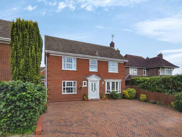 4 Bedroom Detached House