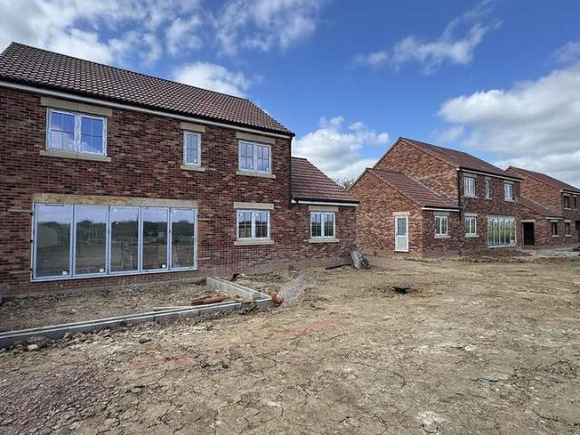4 Bedroom Detached House
