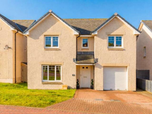 4 Bedroom Detached House