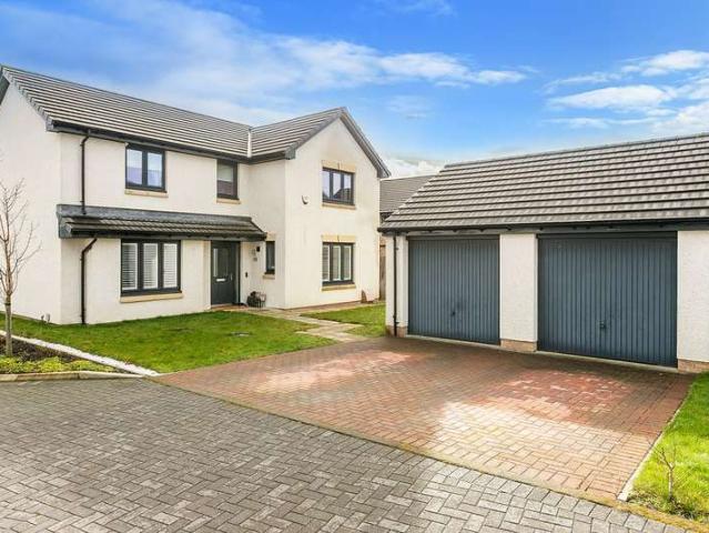 4 Bedroom Detached House