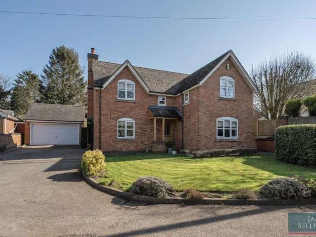 4 Bedroom Detached House