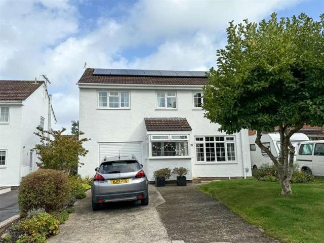 4 Bedroom Detached House