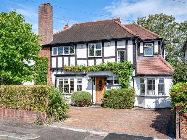 4 Bedroom Detached House