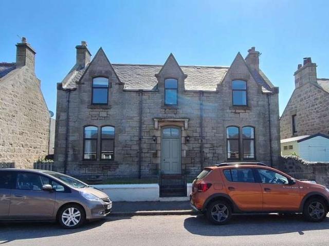 4 Bedroom Detached House