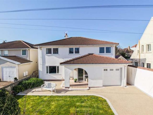 4 Bedroom Detached House