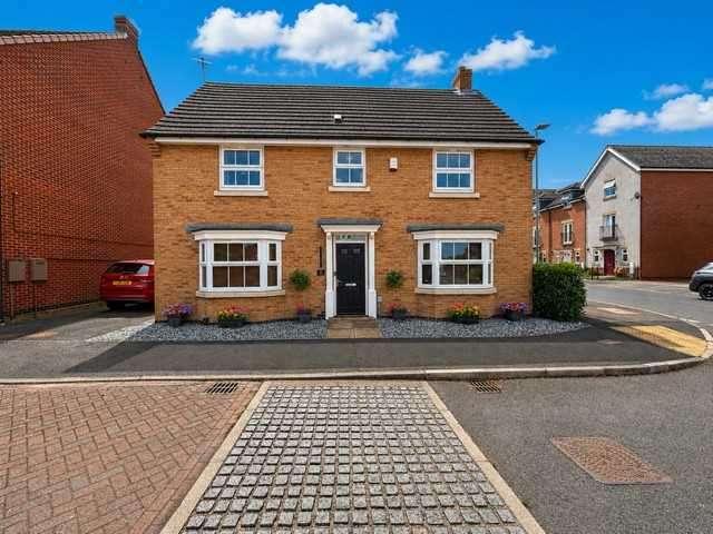 4 Bedroom Detached House