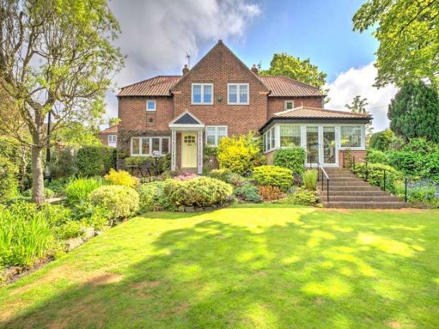 4 Bedroom Detached House