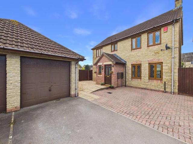 4 Bedroom Detached House