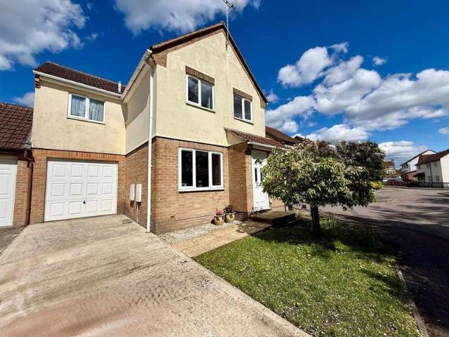 4 Bedroom Detached House
