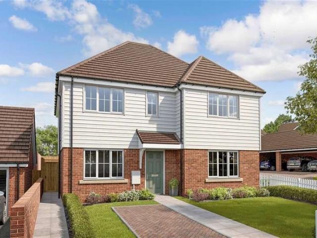 4 Bedroom Detached House