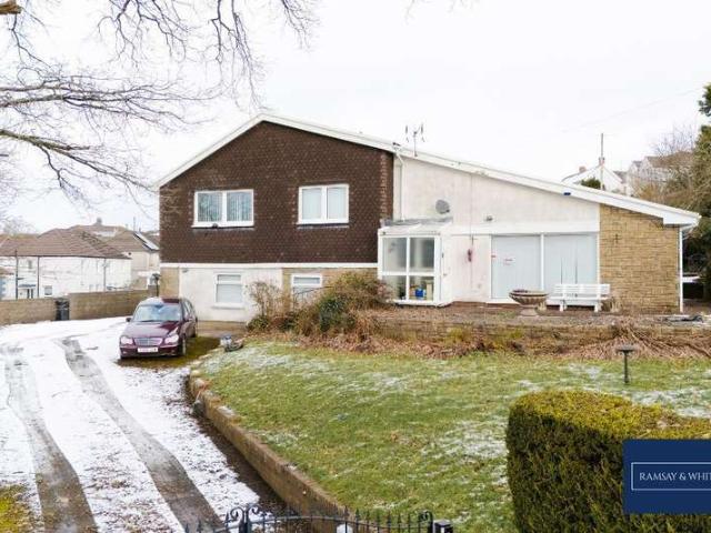 4 Bedroom Detached House