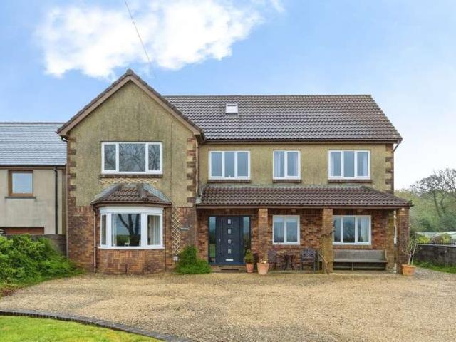 4 Bedroom Detached House