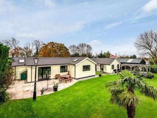 4 Bedroom Detached House