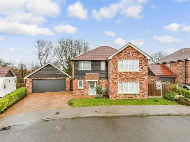 4 Bedroom Detached House