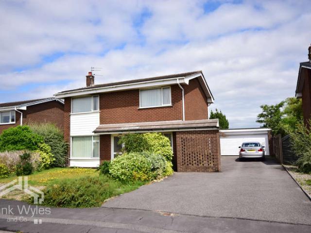 4 Bedroom Detached House