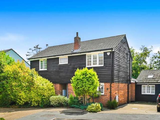 4 Bedroom Detached House