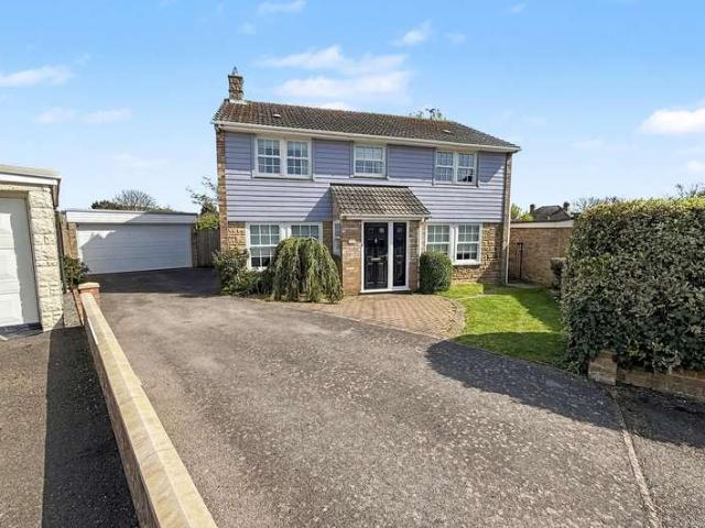 4 Bedroom Detached House
