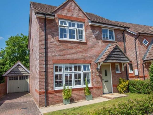4 Bedroom Detached House