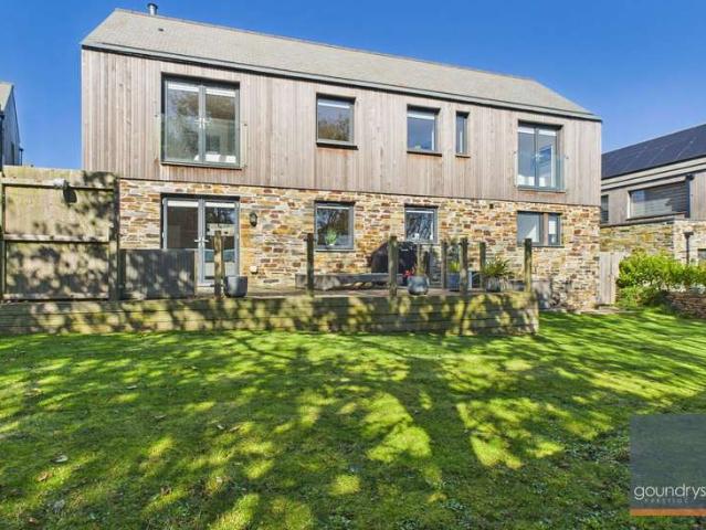 4 Bedroom Detached House