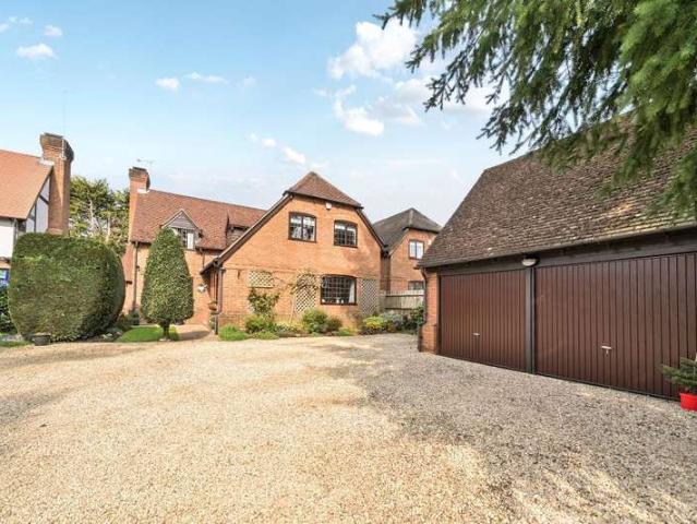 4 Bedroom Detached House