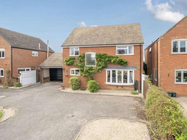 4 Bedroom Detached House