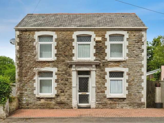4 Bedroom Detached House