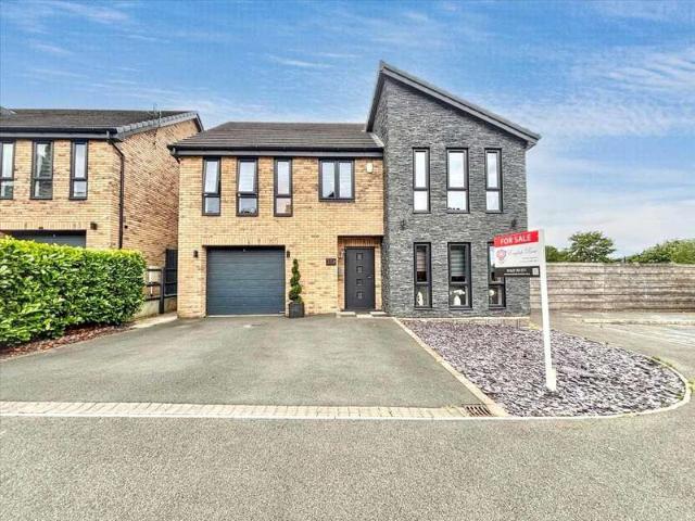 4 Bedroom Detached House