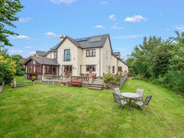 4 Bedroom Detached House