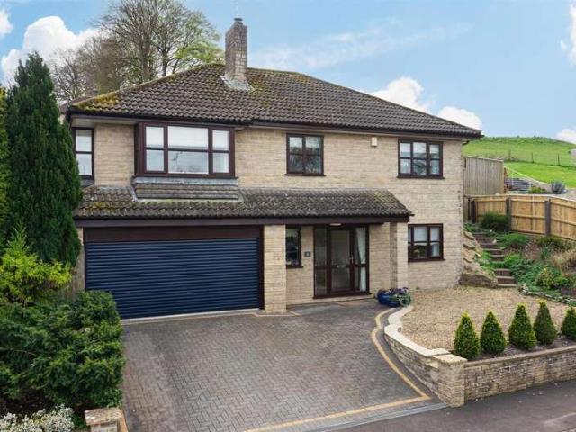 4 Bedroom Detached House